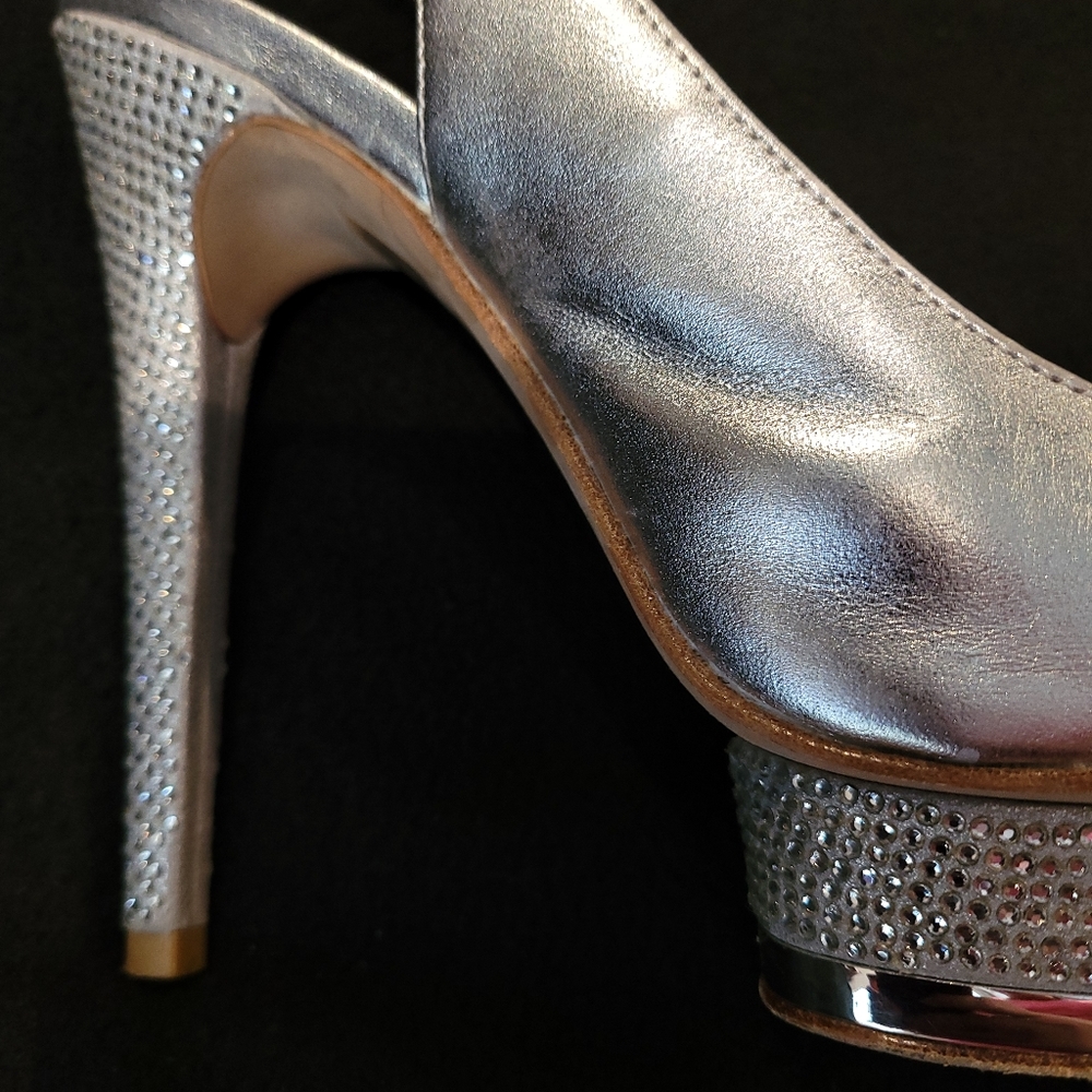 Silver Evening Pumps With Platform. - Gem